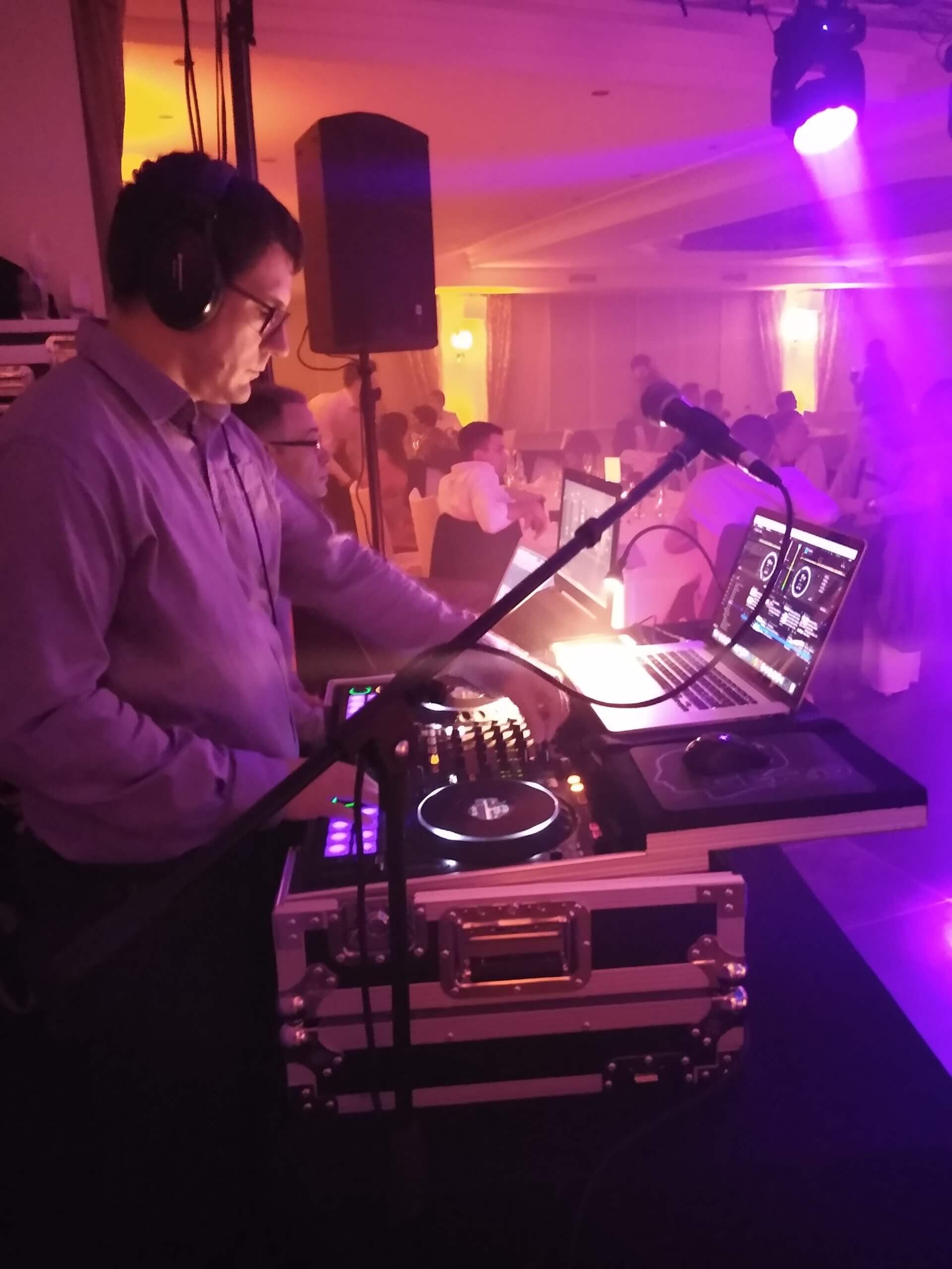 Dj Gerd - Dj voor uw trouwfeest / huwelijksfeest - Befixed